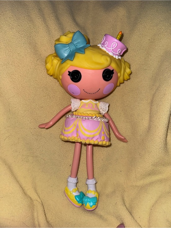 lalaloopsy | Toys | Lalaloopsy Candle Slice O Cake Doll Birthday Cake ...